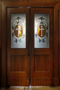 Top 6 Ideal Pooja Room Glass Door Design Trends